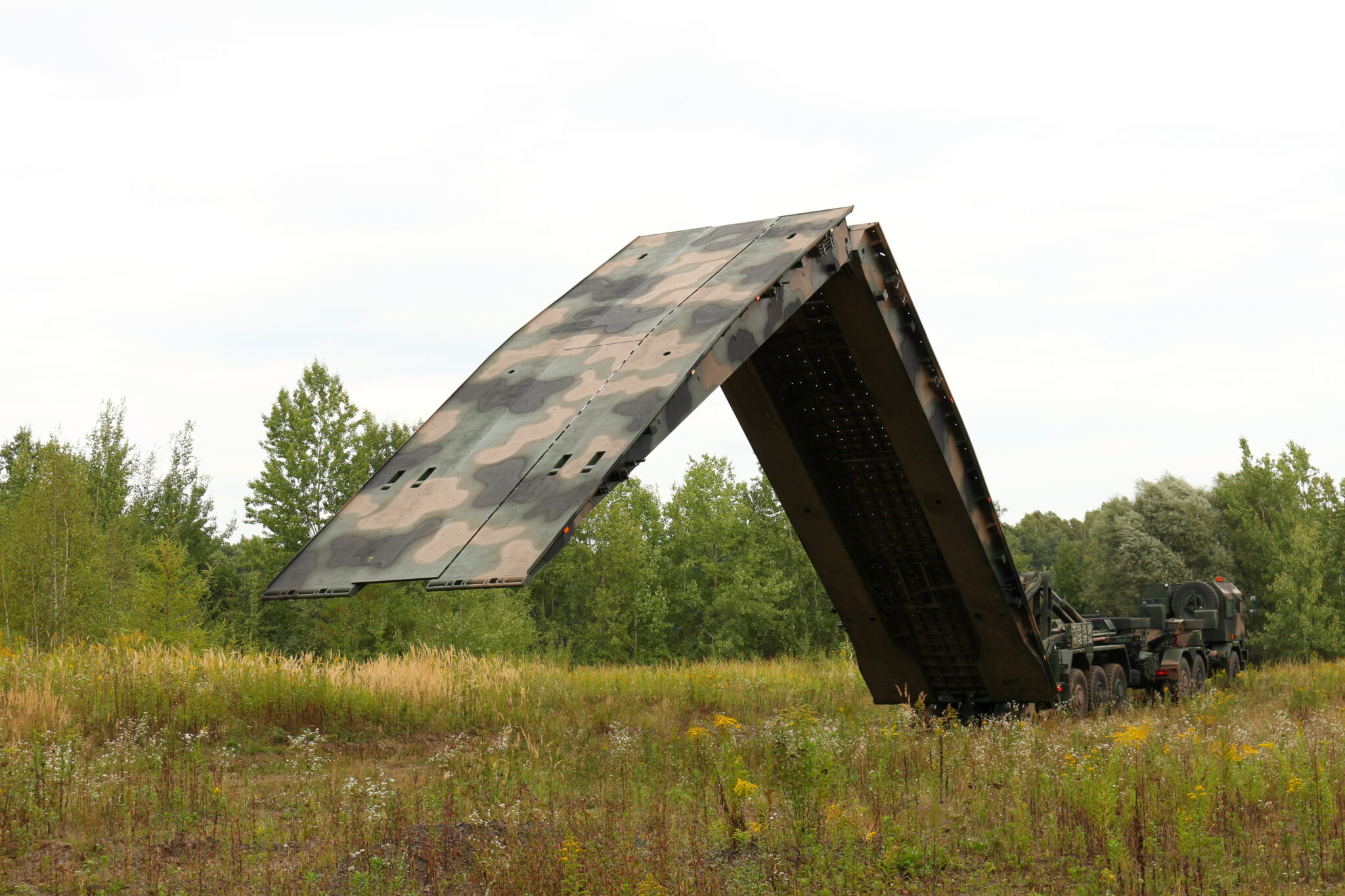 Polskie mosty mobilne MS-20 wychodzą z cienia czołgów i artylerii - Obrum